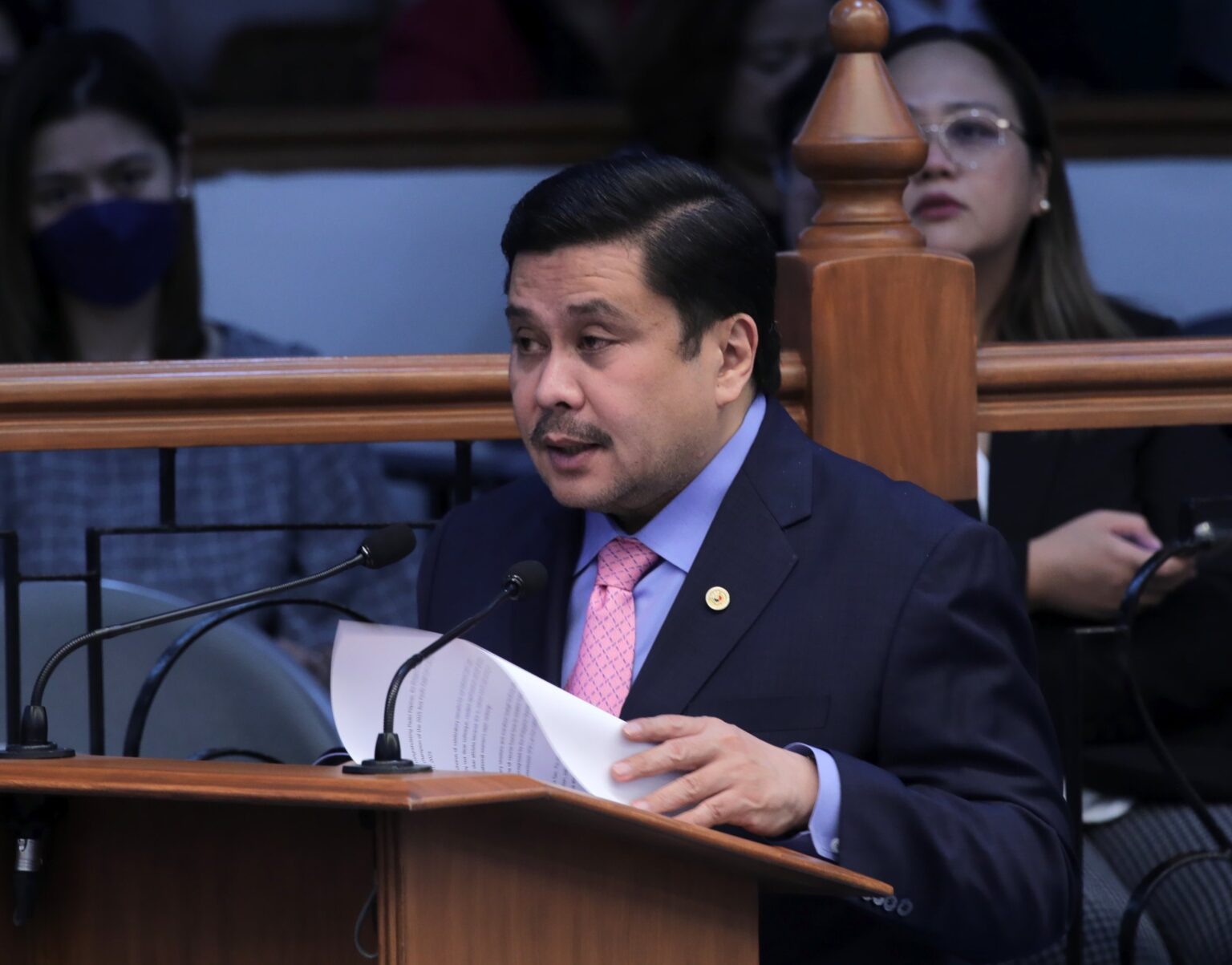PHOTO RELEASE: Jinggoy commends Padel Pilipinas – Jinggoy Ejercito Estrada